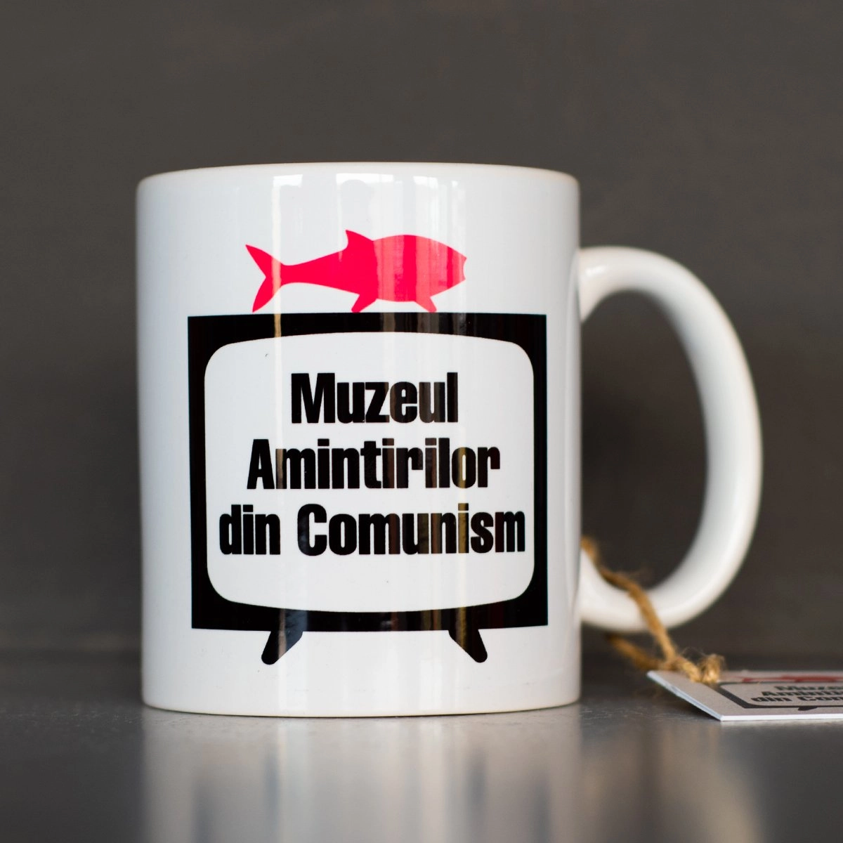 White Mug ”MAdC Logo” - Muzeul Amintirilor din Comunism